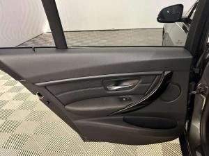 Grey BMW 320 2015 in Marijampole, with an engine capacity of 2.00 L and mileage of 281 thousand km for 10550 €, photo 28 on AUTOMOTO.COM.LV