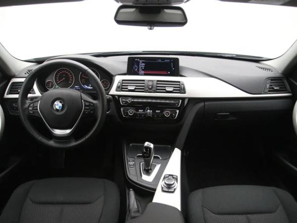 Grey BMW 320 2016 in Vilnius, with an engine capacity of 2.00 L and mileage of 234 thousand km for 11899 €, photo 2 on AUTOMOTO.COM.LV