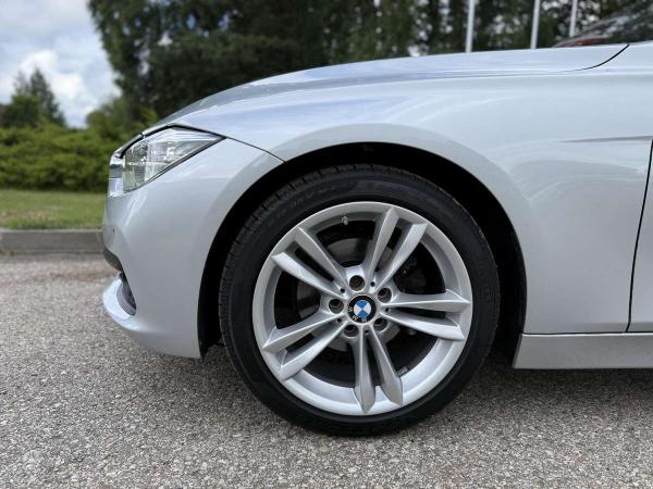 Grey BMW 320 2016 in Kazlu Ruda, with an engine capacity of 2.00 L and mileage of 312 thousand km for 9000 €, photo 6 on AUTOMOTO.COM.LV