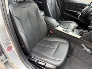 Pelēks BMW 320 2016 Kazlų Rūda, ar dzinēja tilpumu 2.00 L un nobraukumu 312 tūkst. km par 9000 €, foto 27 vietnē AUTOMOTO.COM.LV