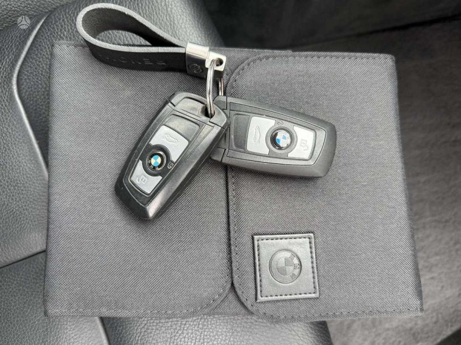 Pelēks BMW 320 2016 Kazlų Rūda, ar dzinēja tilpumu 2.00 L un nobraukumu 312 tūkst. km par 9000 €, foto 32 vietnē AUTOMOTO.COM.LV