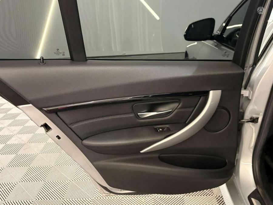 Grey BMW 320 2016 in Marijampole, with an engine capacity of 2.00 L and mileage of 273 thousand km for 13650 €, photo 26 on AUTOMOTO.COM.LV