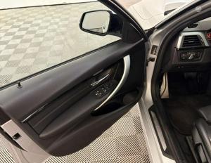 Grey BMW 320 2016 in Marijampole, with an engine capacity of 2.00 L and mileage of 273 thousand km for 13650 €, photo 29 on AUTOMOTO.COM.LV