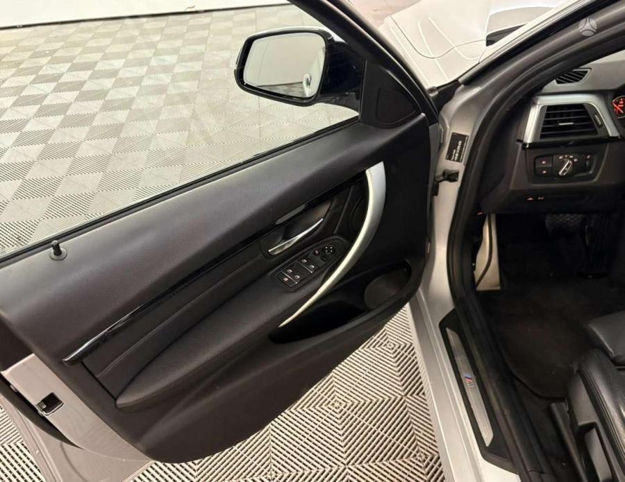 Grey BMW 320 2016 in Marijampole, with an engine capacity of 2.00 L and mileage of 273 thousand km for 13650 €, photo 29 on AUTOMOTO.COM.LV
