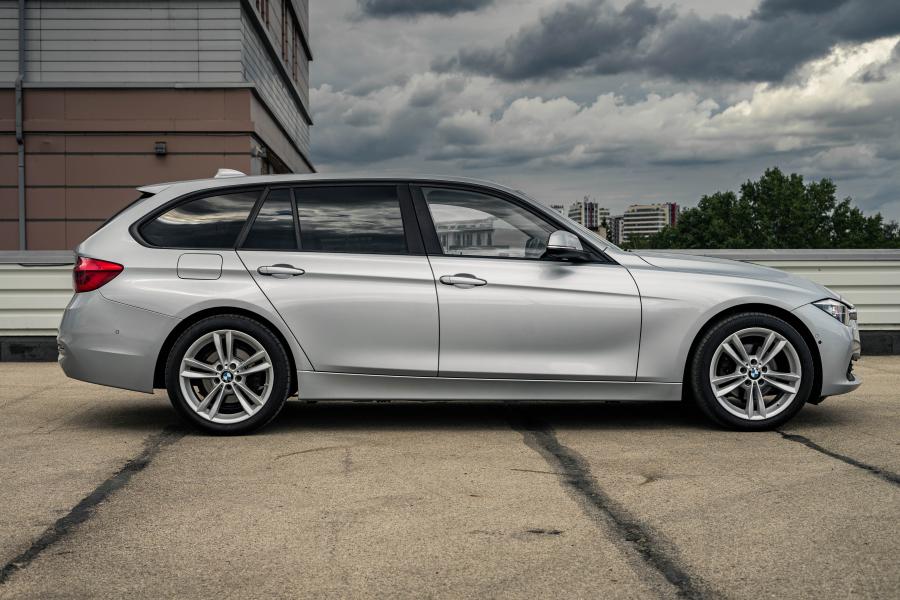 Grey BMW 320 2016 in Riga, with an engine capacity of 2.00 L and mileage of 257 thousand km for 11990 €, photo 7 on AUTOMOTO.COM.LV