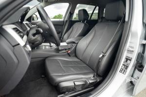 Grey BMW 320 2016 in Riga, with an engine capacity of 2.00 L and mileage of 257 thousand km for 11990 €, photo 13 on AUTOMOTO.COM.LV