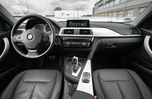 Grey BMW 320 2016 in Riga, with an engine capacity of 2.00 L and mileage of 257 thousand km for 11990 €, photo 14 on AUTOMOTO.COM.LV