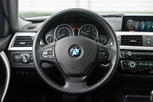 Grey BMW 320 2016 in Riga, with an engine capacity of 2.00 L and mileage of 257 thousand km for 11990 €, photo 15 on AUTOMOTO.COM.LV