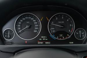 Grey BMW 320 2016 in Riga, with an engine capacity of 2.00 L and mileage of 257 thousand km for 11990 €, photo 16 on AUTOMOTO.COM.LV