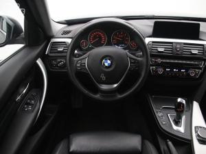 Pelēks BMW 320 2017 Viļņa, ar dzinēja tilpumu 2.00 L un nobraukumu 144 tūkst. km par 15999 €, foto 17 vietnē AUTOMOTO.COM.LV