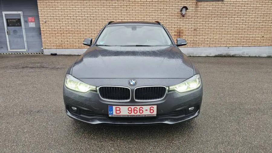 Grey BMW 320 2017 in Riga, with an engine capacity of 2.00 L and mileage of 199 thousand km for 12950 €, photo 3 on AUTOMOTO.COM.LV