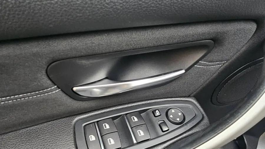 Grey BMW 320 2017 in Riga, with an engine capacity of 2.00 L and mileage of 199 thousand km for 12950 €, photo 17 on AUTOMOTO.COM.LV