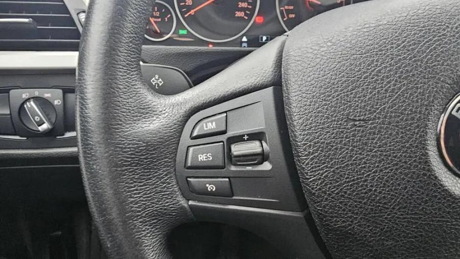 Grey BMW 320 2017 in Riga, with an engine capacity of 2.00 L and mileage of 199 thousand km for 12950 €, photo 21 on AUTOMOTO.COM.LV