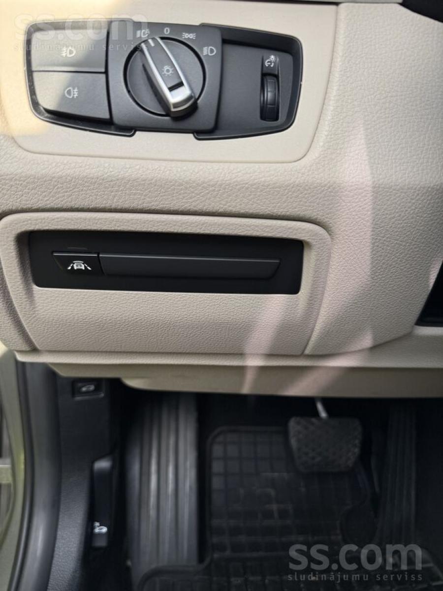 Grey BMW 320 2017 in Riga, with an engine capacity of 2.00 L and mileage of 217 thousand km for 10500 €, photo 9 on AUTOMOTO.COM.LV