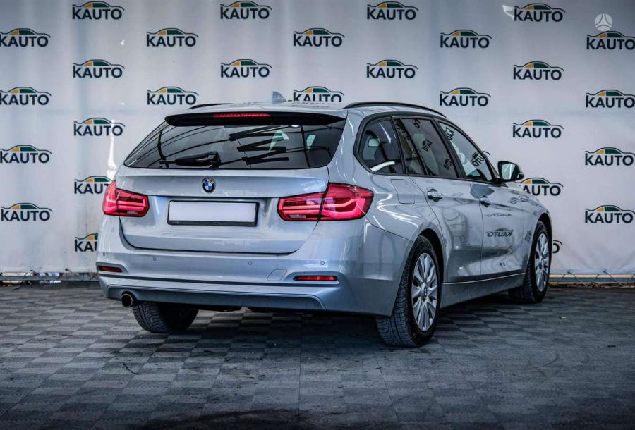 Grey BMW 320 2017 in Kaunas, with an engine capacity of 2.00 L and mileage of 297 thousand km for 9590 €, photo 4 on AUTOMOTO.COM.LV