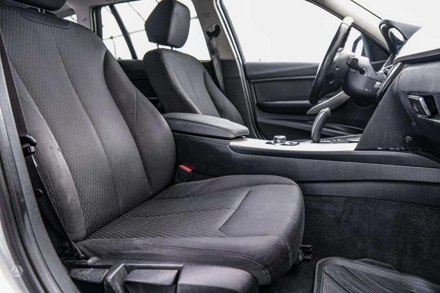 Grey BMW 320 2017 in Kaunas, with an engine capacity of 2.00 L and mileage of 297 thousand km for 9590 €, photo 12 on AUTOMOTO.COM.LV