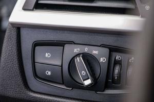 Grey BMW 320 2017 in Kaunas, with an engine capacity of 2.00 L and mileage of 297 thousand km for 9590 €, photo 16 on AUTOMOTO.COM.LV