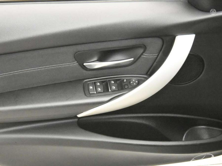 Pelēks BMW 320 2018 Viļņa, ar dzinēja tilpumu 2.00 L un nobraukumu 100 tūkst. km par 11900 €, foto 21 vietnē AUTOMOTO.COM.LV