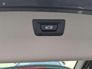 Grey BMW 320 2018 in Kaunas, with an engine capacity of 2.00 L and mileage of 280 thousand km for 9750 €, photo 11 on AUTOMOTO.COM.LV