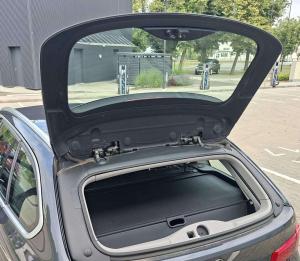 Grey BMW 320 2018 in Kaunas, with an engine capacity of 2.00 L and mileage of 280 thousand km for 9750 €, photo 12 on AUTOMOTO.COM.LV