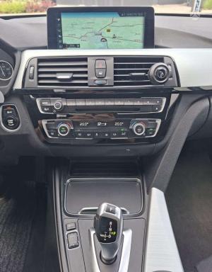 Grey BMW 320 2018 in Kaunas, with an engine capacity of 2.00 L and mileage of 280 thousand km for 9750 €, photo 21 on AUTOMOTO.COM.LV