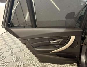 Pelēks BMW 320 2018 Marijampole, ar dzinēja tilpumu 2.00 L un nobraukumu 267 tūkst. km par 10999 €, foto 19 vietnē AUTOMOTO.COM.LV