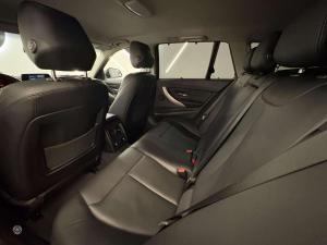 Pelēks BMW 320 2018 Marijampole, ar dzinēja tilpumu 2.00 L un nobraukumu 267 tūkst. km par 10999 €, foto 21 vietnē AUTOMOTO.COM.LV