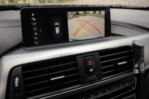 Grey BMW 320 2019 in Riga, with an engine capacity of 2.00 L and mileage of 212 thousand km for 17900 €, photo 15 on AUTOMOTO.COM.LV
