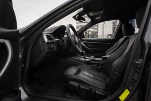 Grey BMW 320 2019 in Riga, with an engine capacity of 2.00 L and mileage of 212 thousand km for 17900 €, photo 17 on AUTOMOTO.COM.LV
