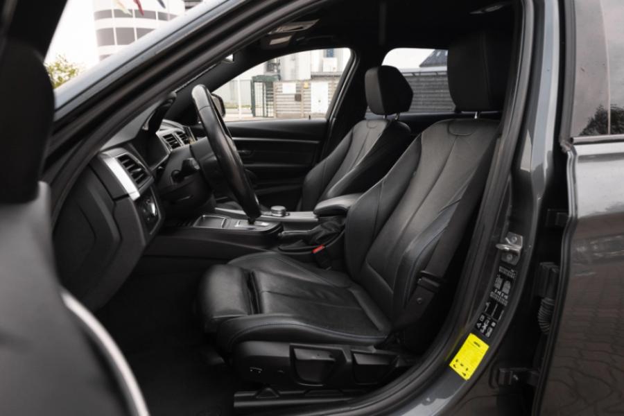Grey BMW 320 2019 in Riga, with an engine capacity of 2.00 L and mileage of 212 thousand km for 17900 €, photo 18 on AUTOMOTO.COM.LV