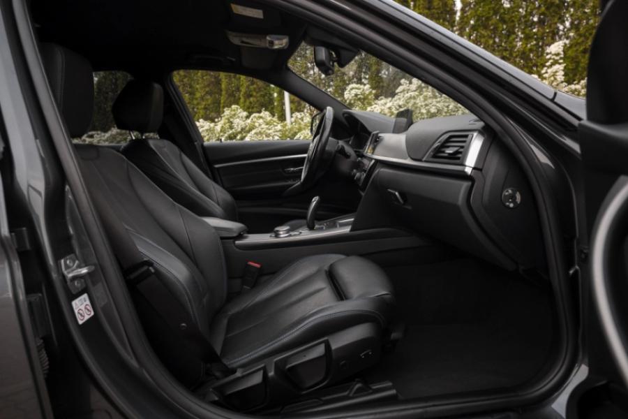Grey BMW 320 2019 in Riga, with an engine capacity of 2.00 L and mileage of 212 thousand km for 17900 €, photo 24 on AUTOMOTO.COM.LV