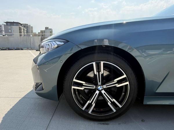 Grey BMW 320 2019 in Vilnius, with an engine capacity of 2.00 L and mileage of 102 thousand km for 19000 €, photo 9 on AUTOMOTO.COM.LV