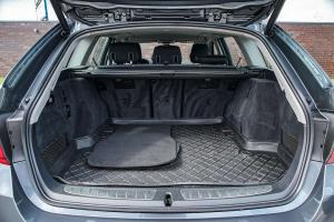 Grey BMW 320 2019 in Marijampole, with an engine capacity of 2.00 L and mileage of 286 thousand km for 11750 €, photo 15 on AUTOMOTO.COM.LV