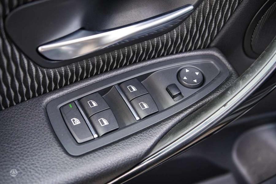 Grey BMW 320 2019 in Marijampole, with an engine capacity of 2.00 L and mileage of 286 thousand km for 11750 €, photo 30 on AUTOMOTO.COM.LV