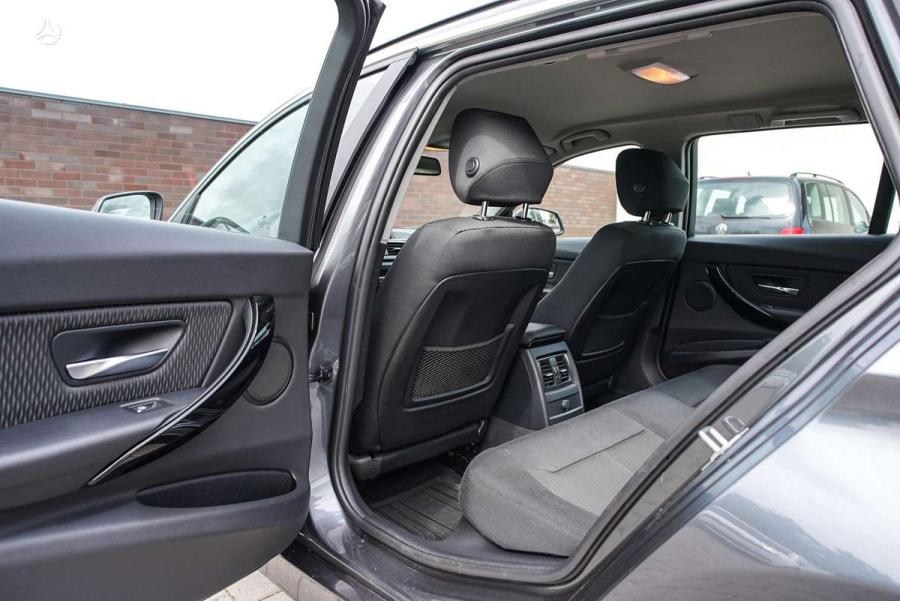 Grey BMW 320 2019 in Marijampole, with an engine capacity of 2.00 L and mileage of 286 thousand km for 11750 €, photo 31 on AUTOMOTO.COM.LV