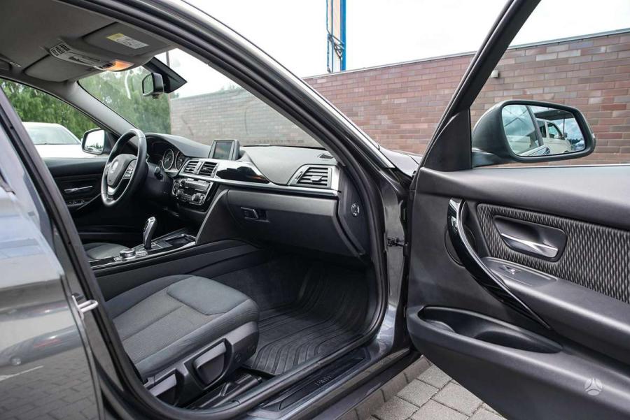 Grey BMW 320 2019 in Marijampole, with an engine capacity of 2.00 L and mileage of 286 thousand km for 11750 €, photo 35 on AUTOMOTO.COM.LV