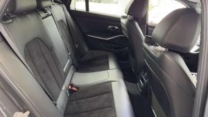 Pelēks BMW 320 2019 Marijampole, ar dzinēja tilpumu 2.00 L un nobraukumu 213 tūkst. km par 20999 €, foto 17 vietnē AUTOMOTO.COM.LV