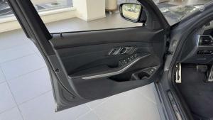 Pelēks BMW 320 2019 Marijampole, ar dzinēja tilpumu 2.00 L un nobraukumu 213 tūkst. km par 20999 €, foto 31 vietnē AUTOMOTO.COM.LV
