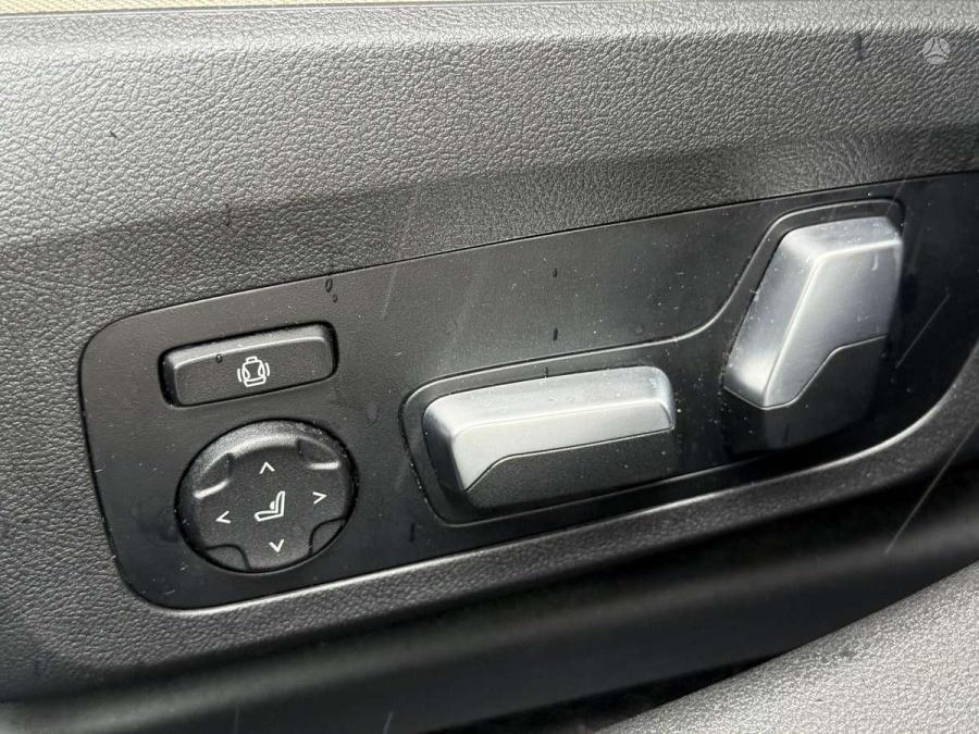 Grey BMW 320 2020 in Klaipeda, with an engine capacity of 0.00 L and mileage of 164 thousand km for 21700 €, photo 25 on AUTOMOTO.COM.LV