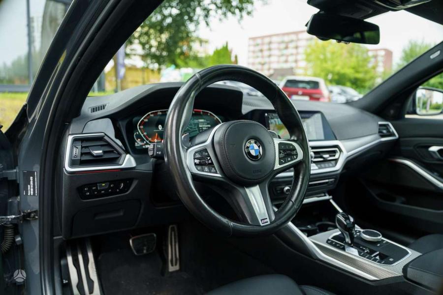 Grey BMW 320 2020 in Vilnius, with an engine capacity of 2.00 L and mileage of 129 thousand km for 23900 €, photo 19 on AUTOMOTO.COM.LV