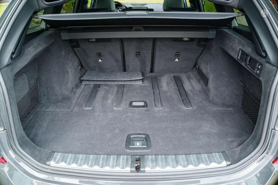 Grey BMW 320 2020 in Vilnius, with an engine capacity of 2.00 L and mileage of 129 thousand km for 23900 €, photo 42 on AUTOMOTO.COM.LV