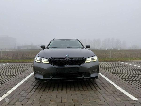 Pelēks BMW 320 2021 Viļņa, ar dzinēja tilpumu 2.00 L un nobraukumu 215 tūkst. km par 18750 €, foto 3 vietnē AUTOMOTO.COM.LV
