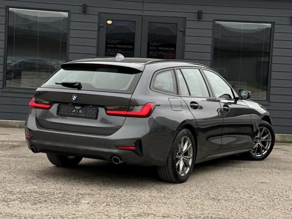Grey BMW 320 2021 in Riga, with an engine capacity of 2.00 L and mileage of 198 thousand km for 18950 €, photo 4 on AUTOMOTO.COM.LV
