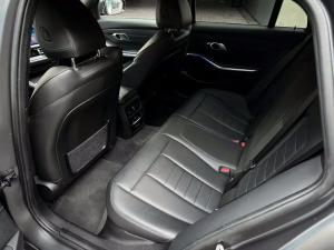 Grey BMW 320 2021 in Riga, with an engine capacity of 2.00 L and mileage of 172 thousand km for 22500 €, photo 22 on AUTOMOTO.COM.LV