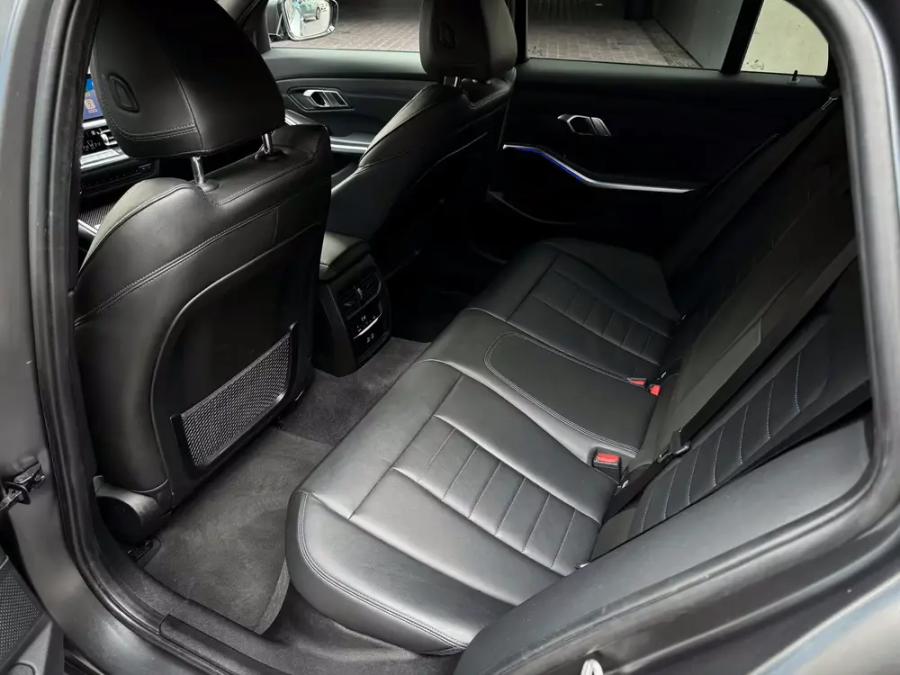 Grey BMW 320 2021 in Riga, with an engine capacity of 2.00 L and mileage of 172 thousand km for 22500 €, photo 22 on AUTOMOTO.COM.LV