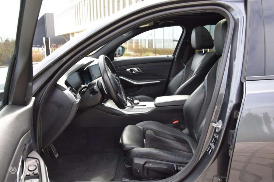 Grey BMW 320 2021 in Vilnius, with an engine capacity of 2.00 L and mileage of 306 thousand km for 17499 €, photo 15 on AUTOMOTO.COM.LV