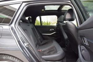 Grey BMW 320 2021 in Vilnius, with an engine capacity of 2.00 L and mileage of 306 thousand km for 17499 €, photo 22 on AUTOMOTO.COM.LV