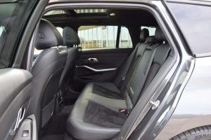 Grey BMW 320 2021 in Vilnius, with an engine capacity of 2.00 L and mileage of 306 thousand km for 17499 €, photo 25 on AUTOMOTO.COM.LV