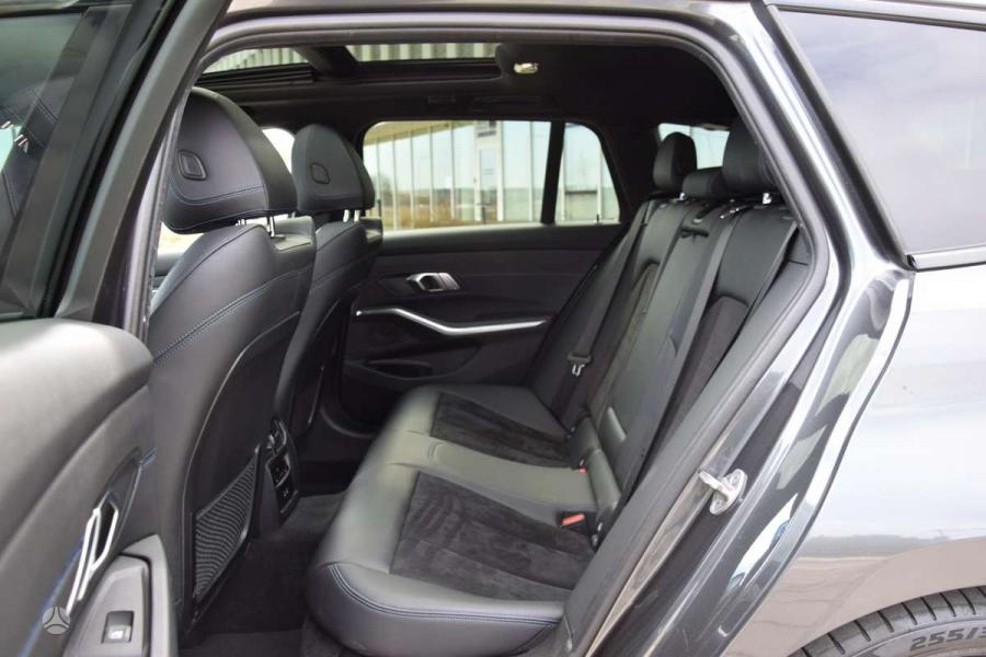 Grey BMW 320 2021 in Vilnius, with an engine capacity of 2.00 L and mileage of 306 thousand km for 17499 €, photo 25 on AUTOMOTO.COM.LV