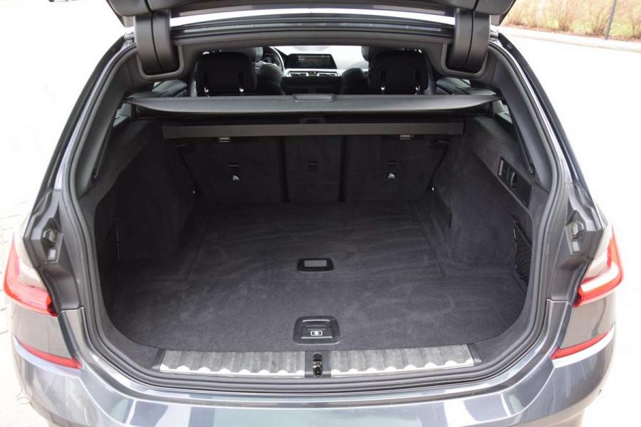 Grey BMW 320 2021 in Vilnius, with an engine capacity of 2.00 L and mileage of 306 thousand km for 17499 €, photo 46 on AUTOMOTO.COM.LV